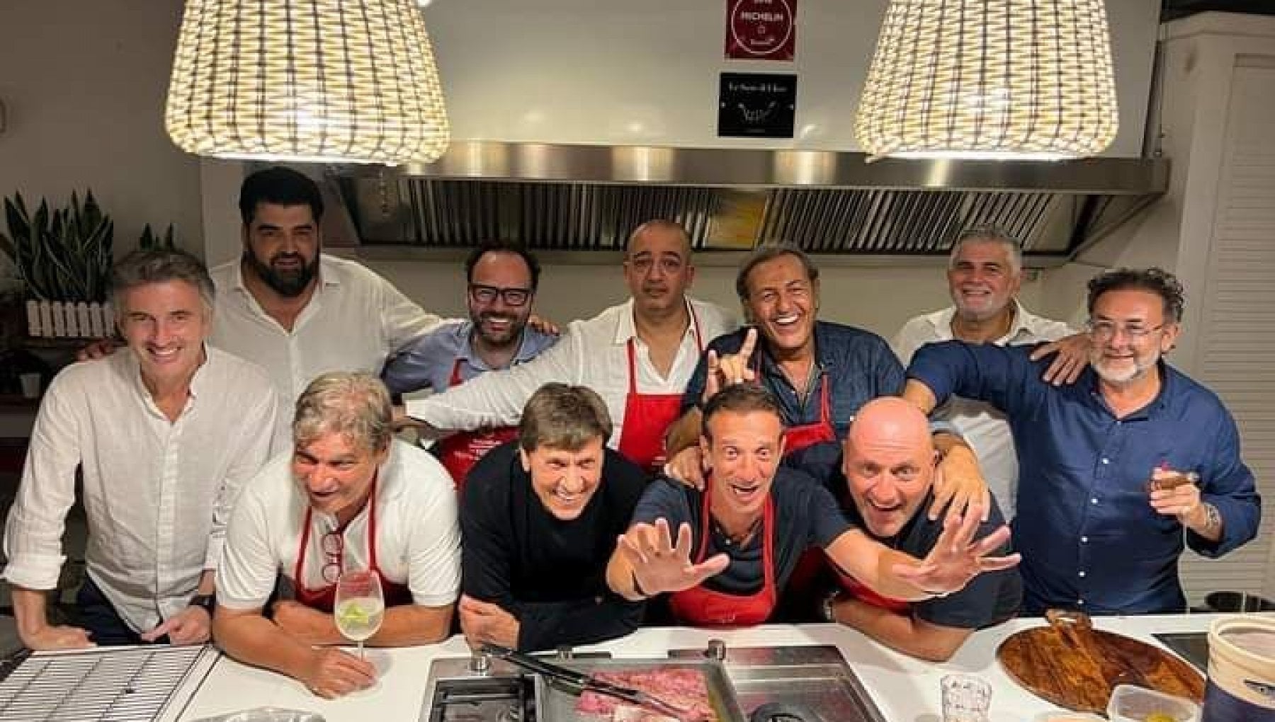 Morandi a Mondello 25 anni dopo aver conosciuto la moglie Anna - la ...