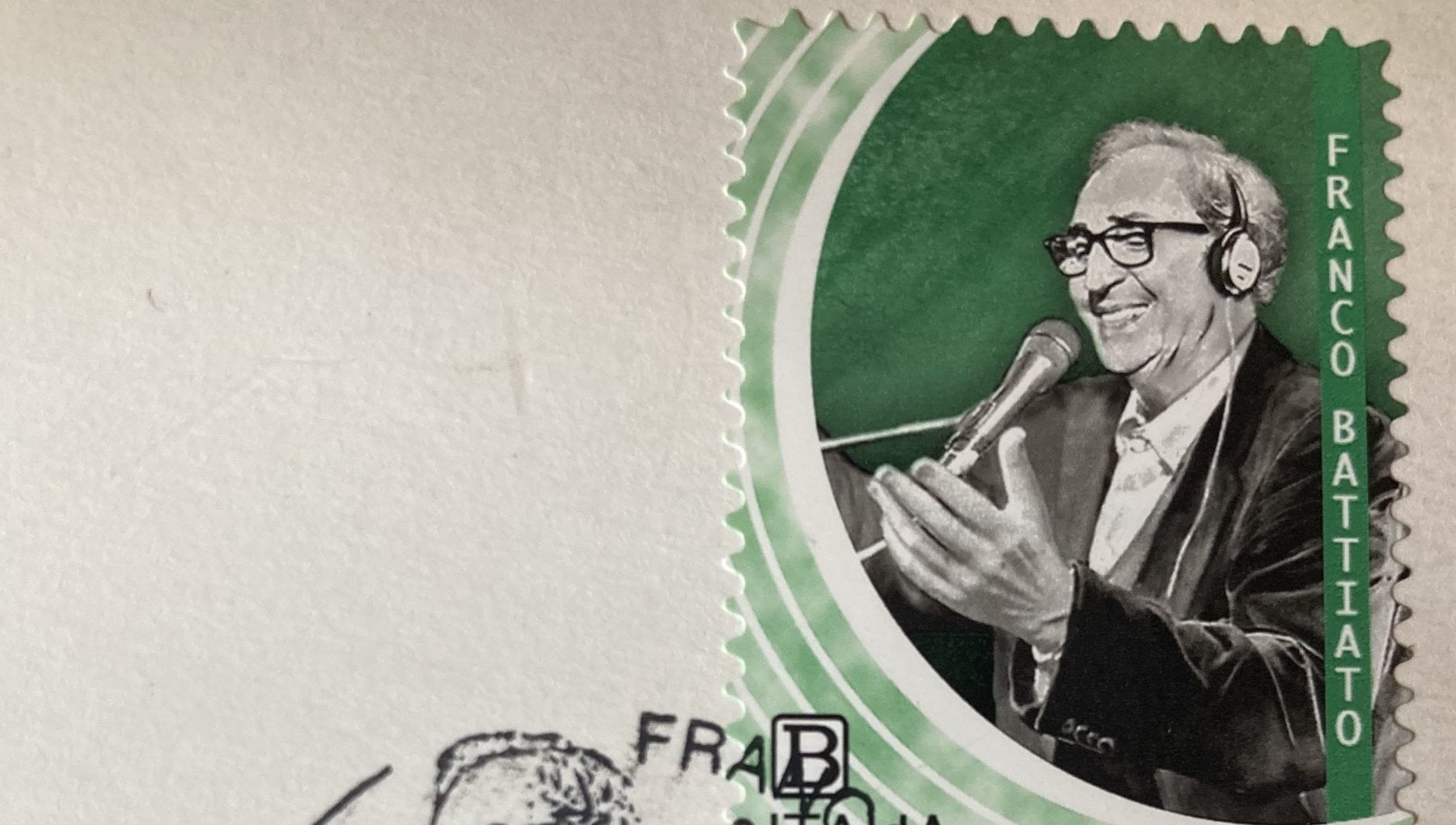Presentato a Milo il francobollo di Franco Battiato, tutti in fila per ...