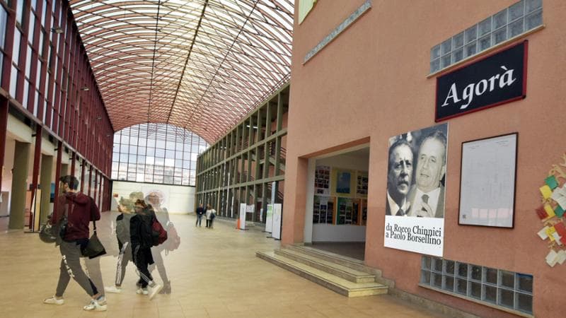 Il crepuscolo del liceo classico, in Sicilia è corsa agli istituti ...