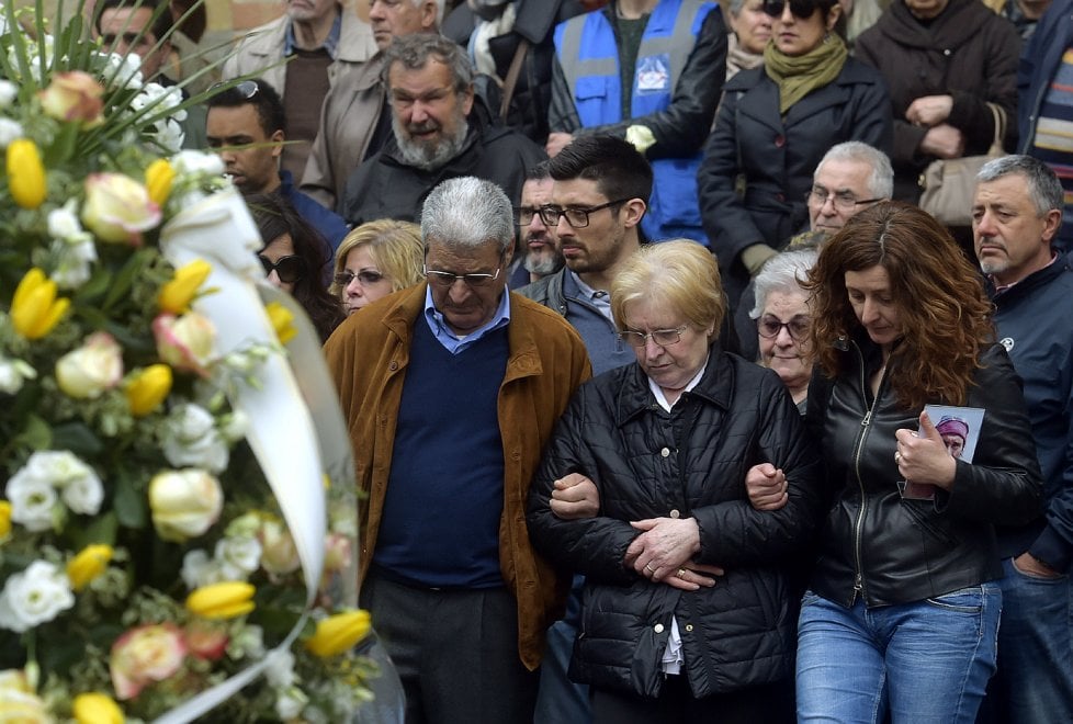 Il funerale di Giovanni Fadda nella chiesa San Prospero di Collecchio ...