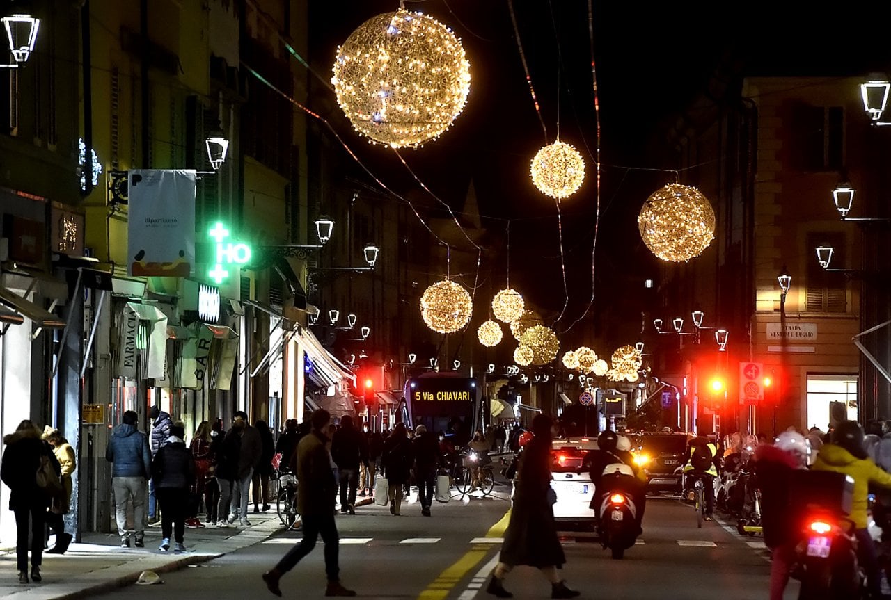 Verso il Natale: le luminarie accendono Parma - Foto - la Repubblica