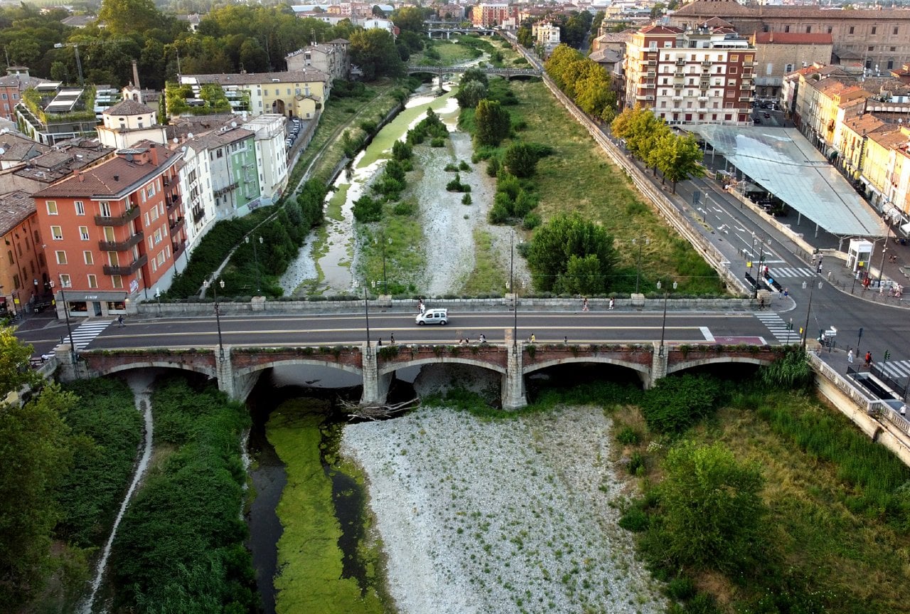 La Parma a secco: la siccità prosciuga il torrente - foto - la Repubblica