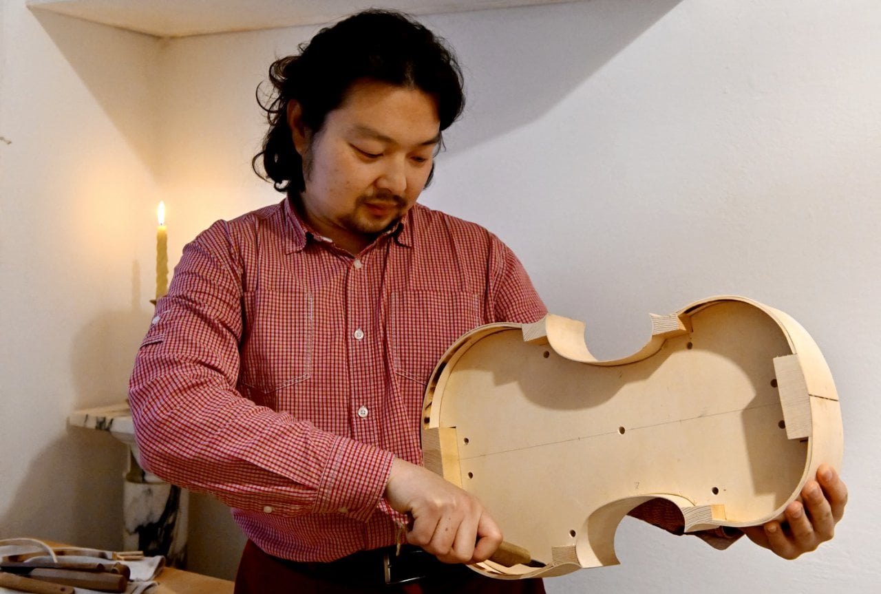 Nel laboratorio del maestro liuatio Andrew Wen Tan - foto - la Repubblica