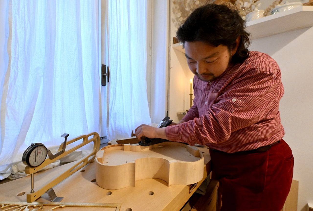 Nel laboratorio del maestro liuatio Andrew Wen Tan - foto - la Repubblica