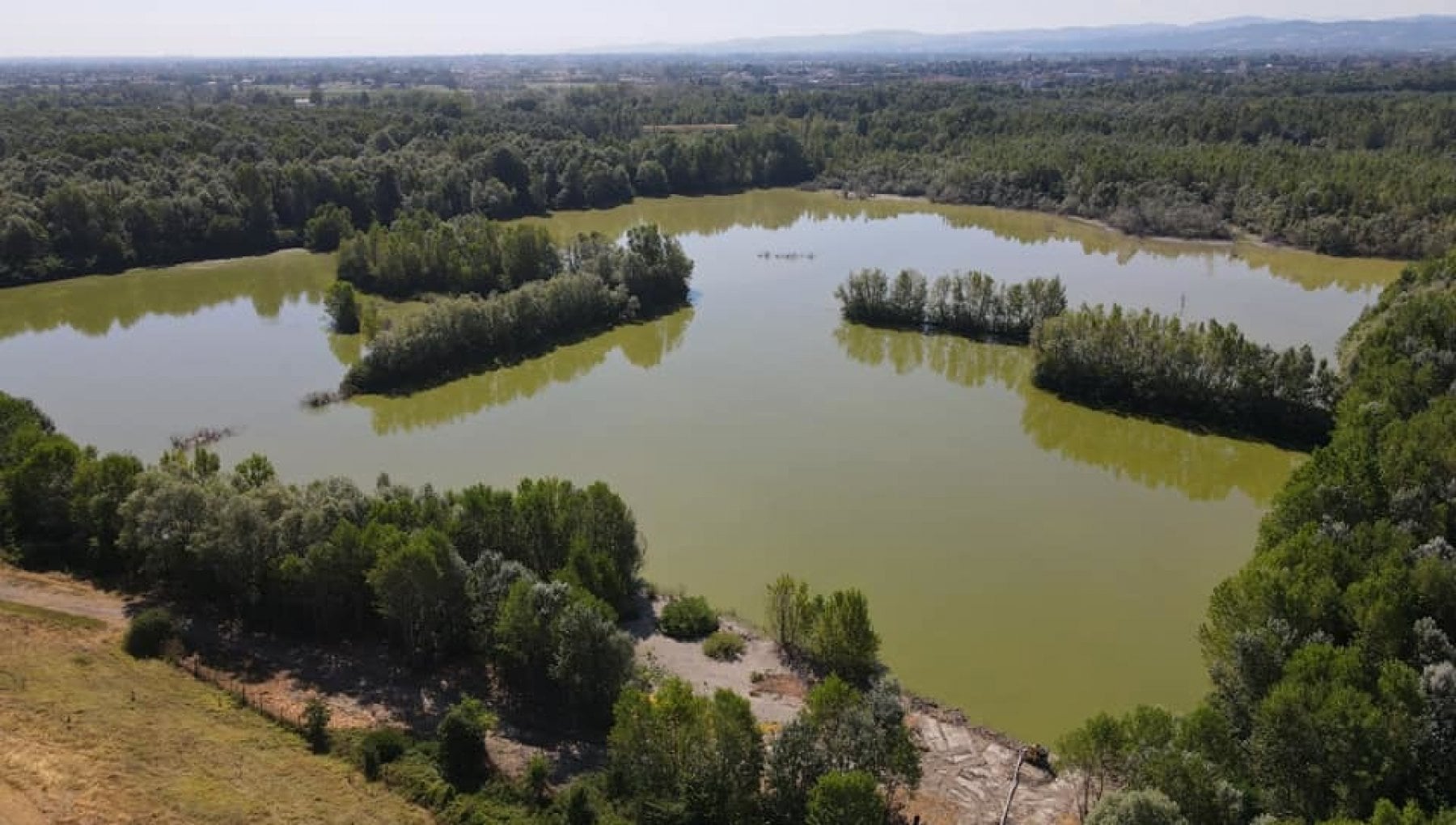 Siccità, acqua prelevata dal lago a Medesano per irrigare i campi - la ...