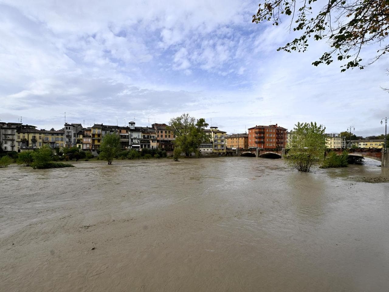 Parma voladora: il torrente in piena - foto - la Repubblica