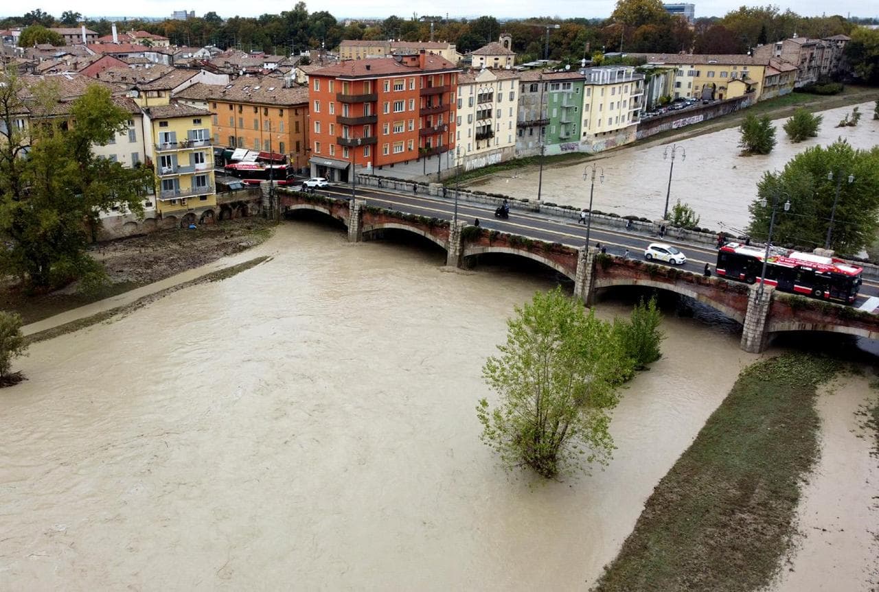 Parma voladora: il torrente in piena - foto - la Repubblica