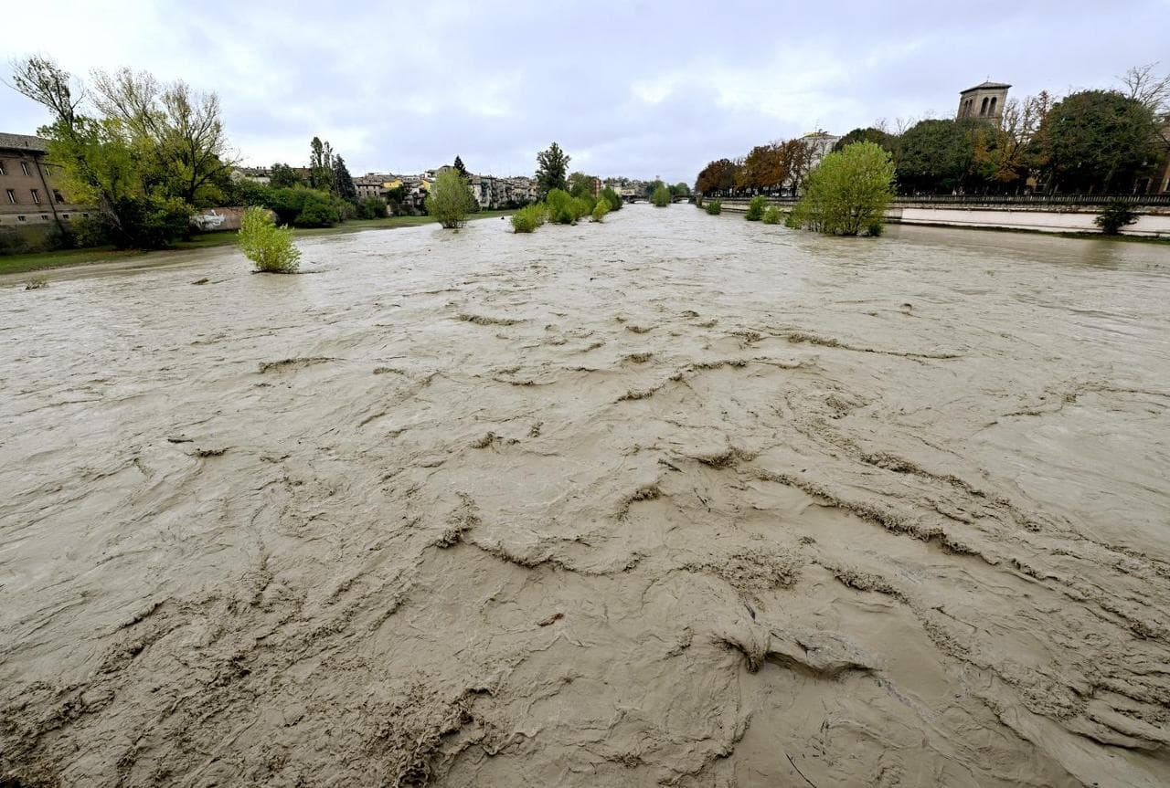 Parma voladora: il torrente in piena - foto - la Repubblica