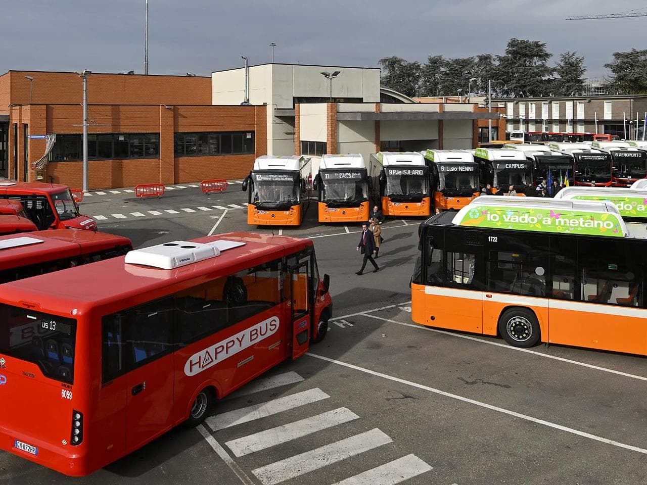 Trasporti, ecco i 25 nuovi bus della Tep - foto - la Repubblica
