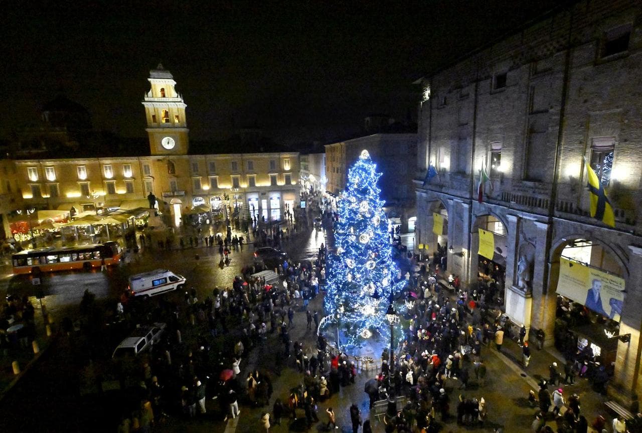 natale parma albero - la Repubblica