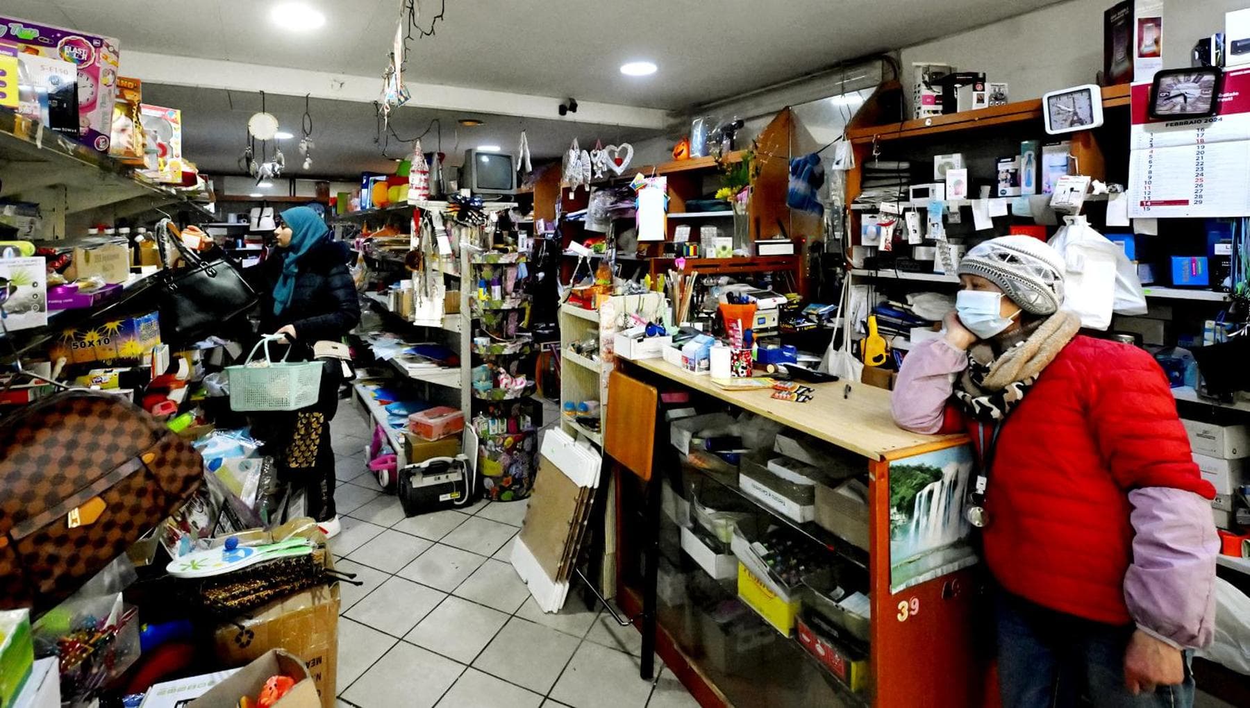 Commercio, chiude il primo bazar cinese aperto nel 2004 in strada Bixio ...