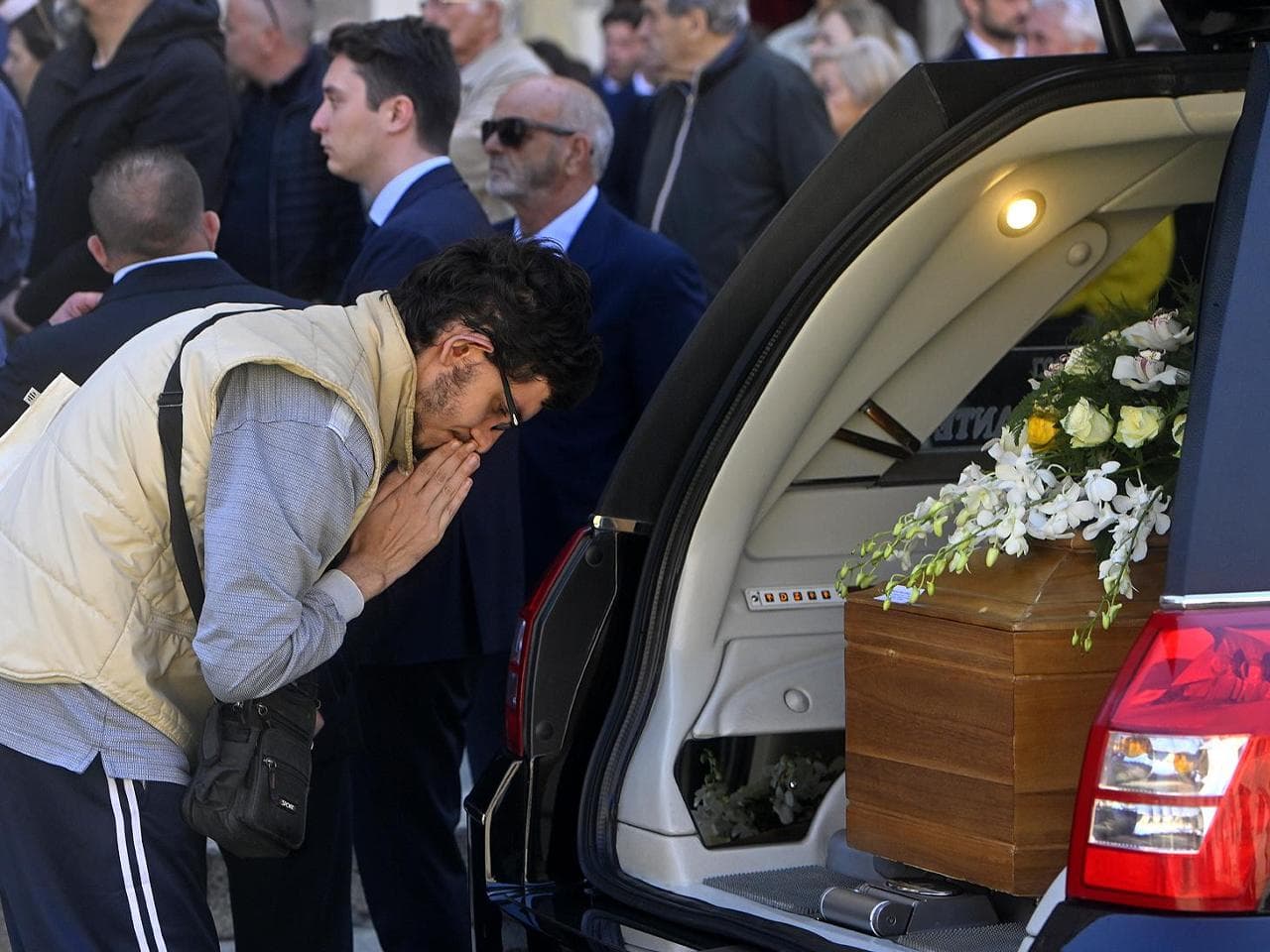 Politica, duomo gremito per l'ultimo saluto a Giovanni Paolo Bernini ...