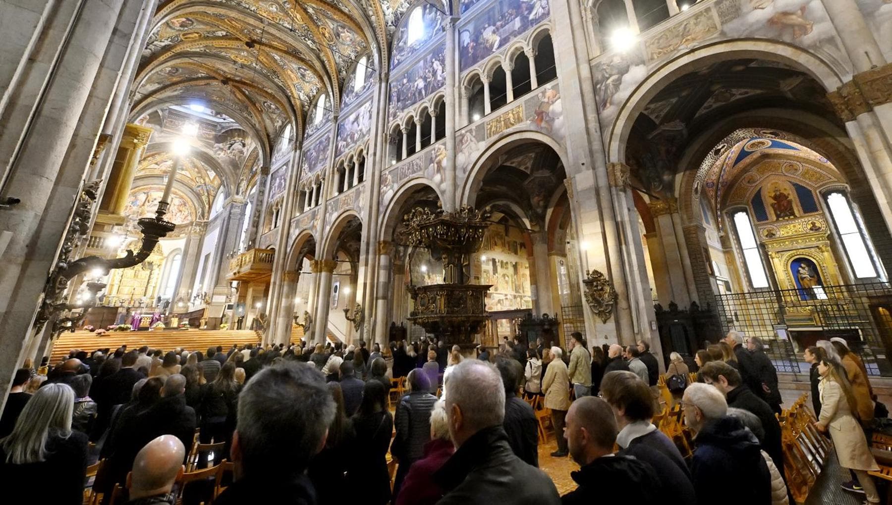 Politica, duomo gremito per l'ultimo saluto a Giovanni Paolo Bernini ...