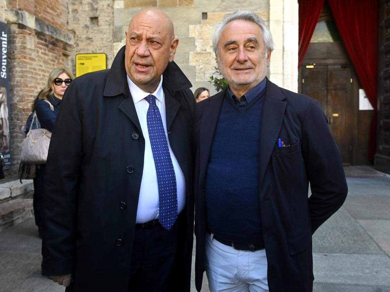Politica, duomo gremito per l'ultimo saluto a Giovanni Paolo Bernini ...