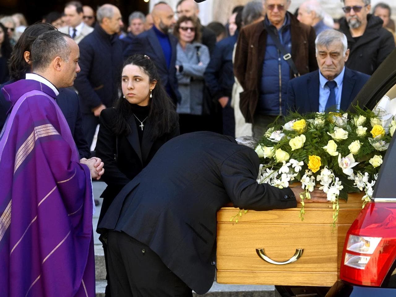 Politica, duomo gremito per l'ultimo saluto a Giovanni Paolo Bernini ...