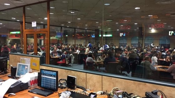 Cuneo: agricoltore blocca rapinatore del Bingo e lo consegna ai ...