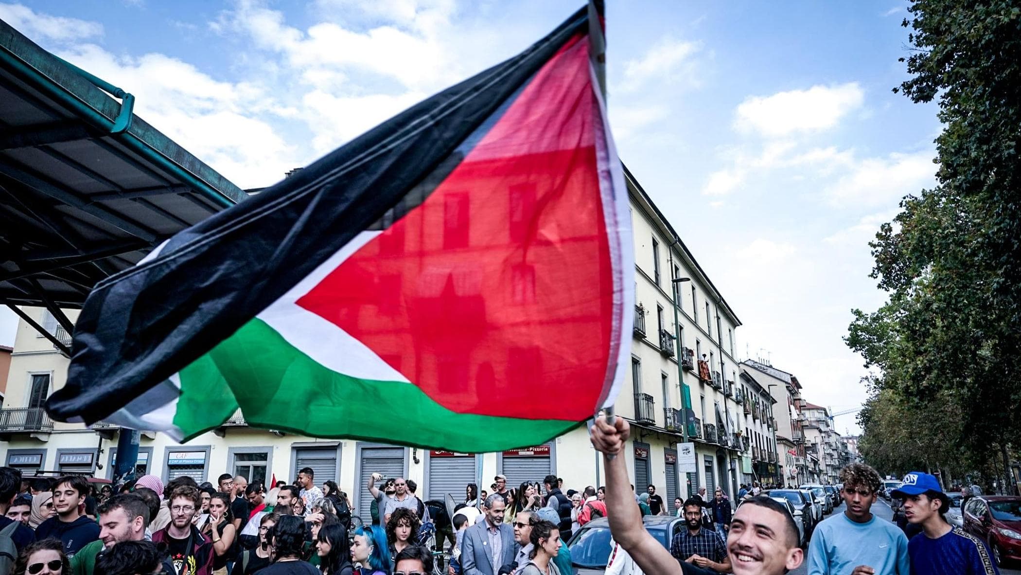 “Palestina libera”, Torino in corteo per la pace - la Repubblica