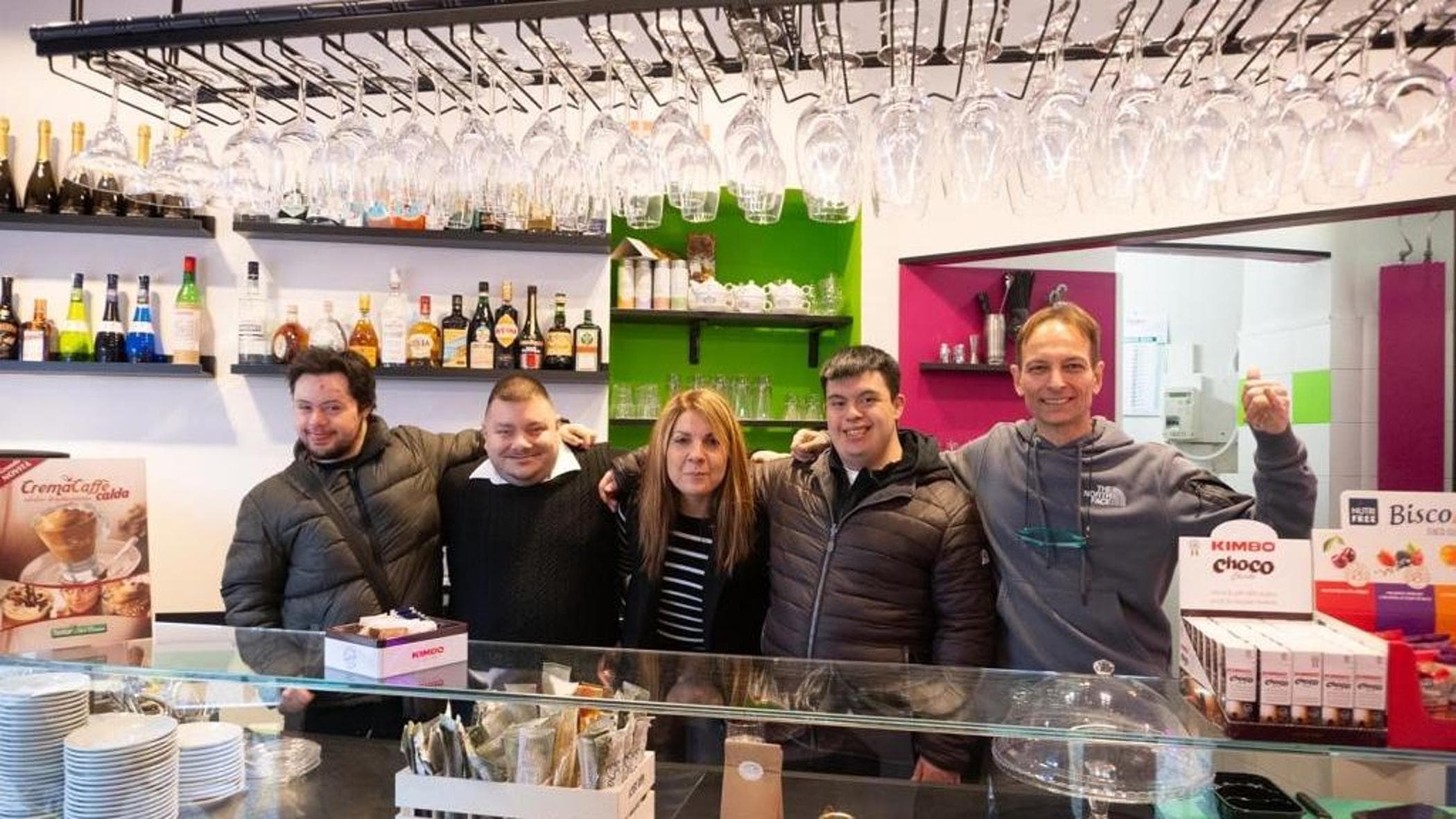La scuola al bar: la caffetteria in cui i ragazzi con disabilità ...