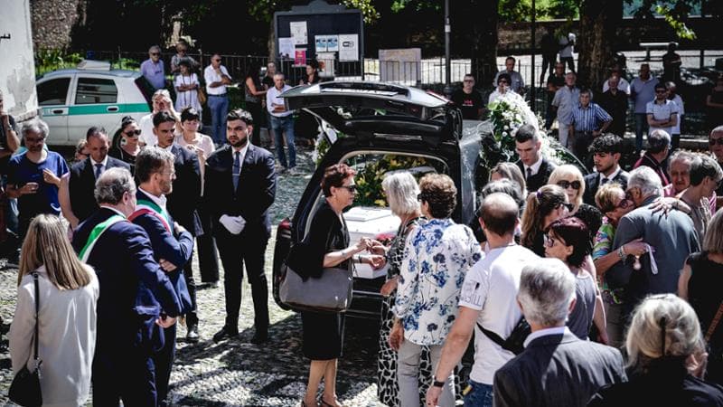 Scoppio di via Nizza, folla ai funerali di Jacopo Peretti: “La tua ...