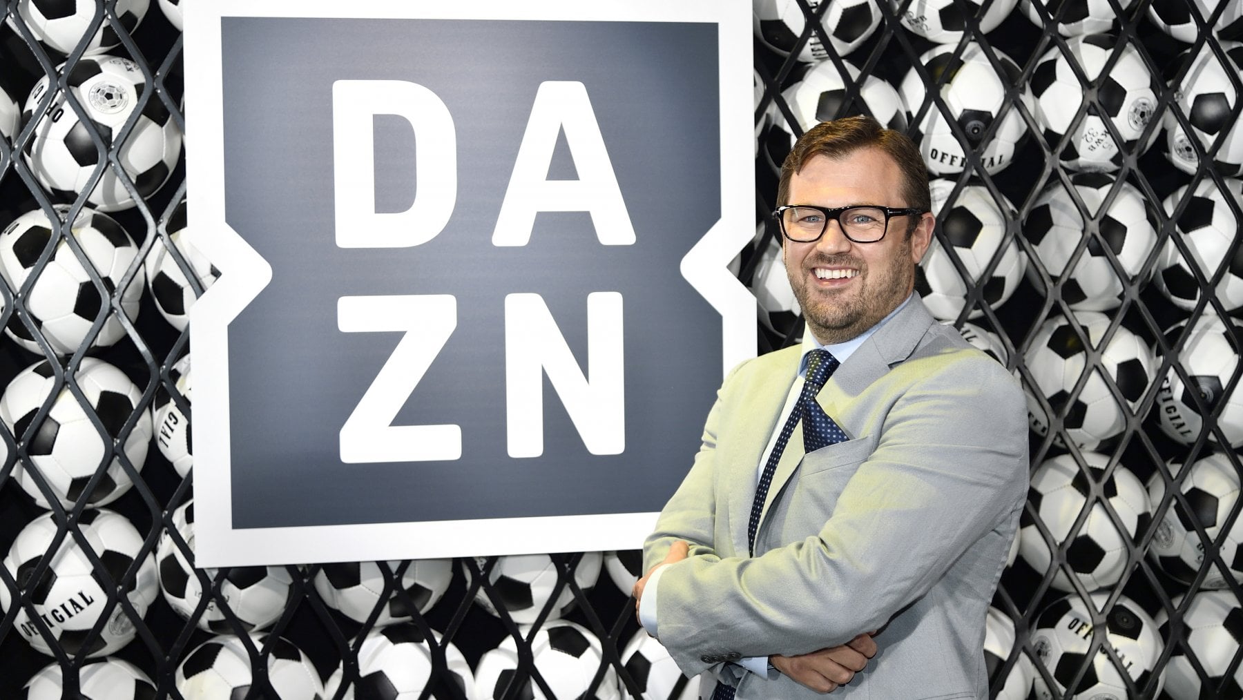 Dazn, 1,3 milioni di spettatori nel derby della tv con Sky - la Repubblica