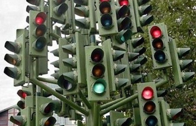 Il semaforo compie 100 anni - Repubblica.it