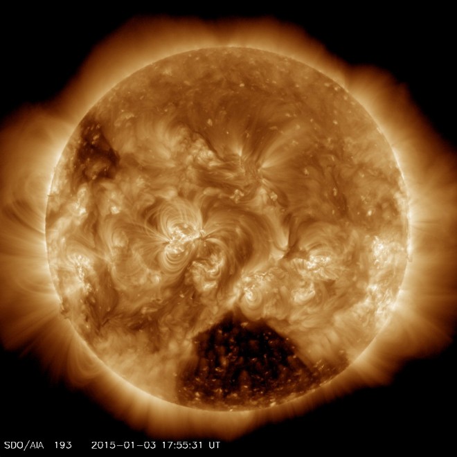 Macchie solari: scoperto un enorme "buco" in fondo al Sole - Repubblica.it