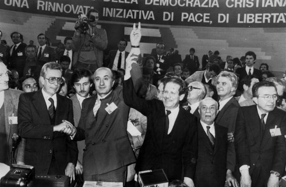 Nostalgia politica: su Facebook le immagini della Prima Repubblica - la ...