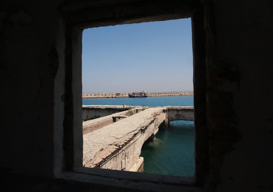 Albania. Saseno: mare e resti di Guerra Fredda - la Repubblica
