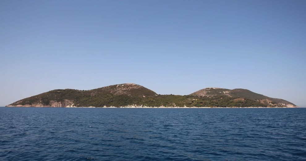 Albania. Saseno: mare e resti di Guerra Fredda - la Repubblica