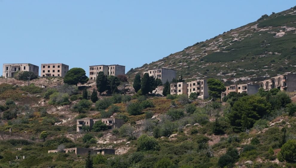 Albania. Saseno: mare e resti di Guerra Fredda - la Repubblica