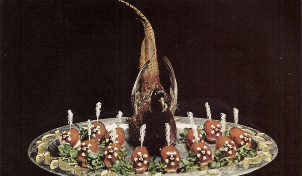 Ma cosa mangiavamo? Su Facebook una raccolta dei piatti trash anni 70 ...