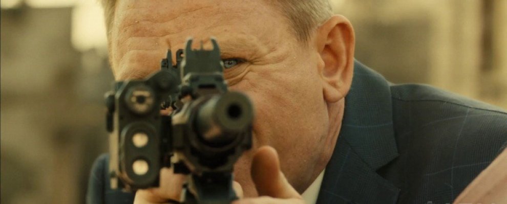 Spectre, riconosci quell'arma? L'arsenale di Bond è uno spot - la ...