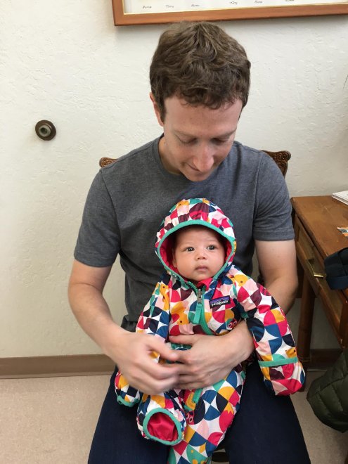 Mark Zuckerberg e la piccola Max dal dottore: 