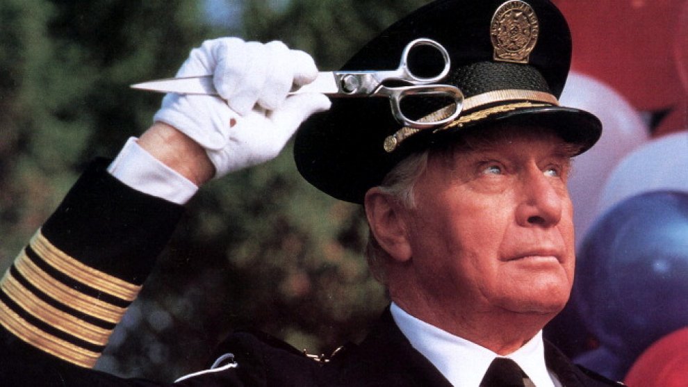 Addio a George Gaynes, il comandante Eric Lassard di "Scuola di Polizia ...