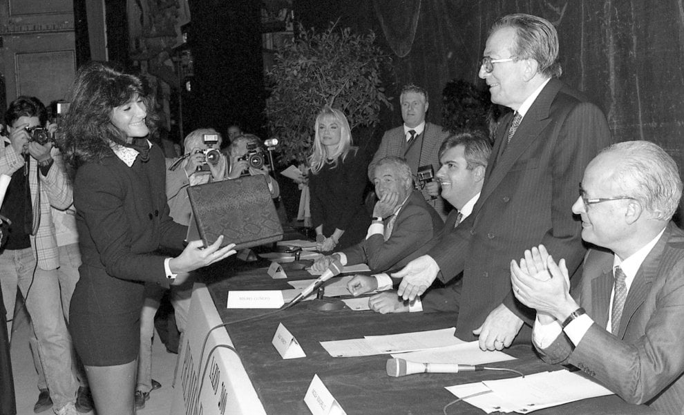 Anna Marchesini, una vita tra teatro e tv: la fotostoria - la Repubblica