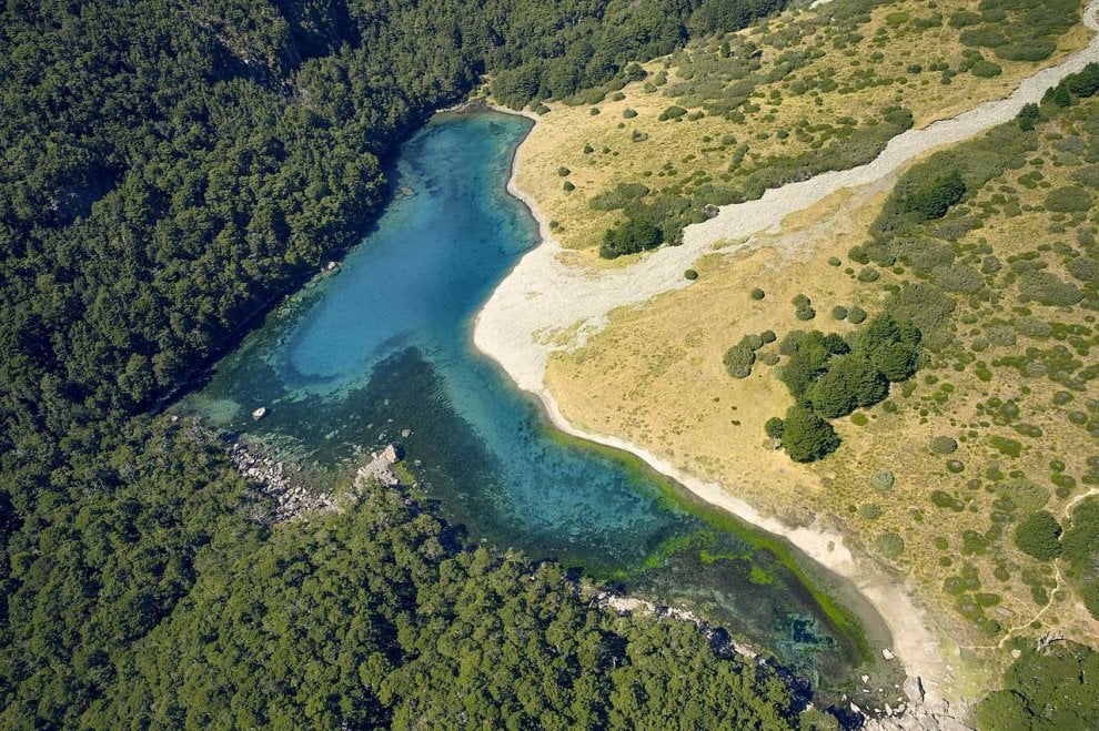 Nuova Zelanda, il lago sacro ai Maori con le acque più trasparenti del ...