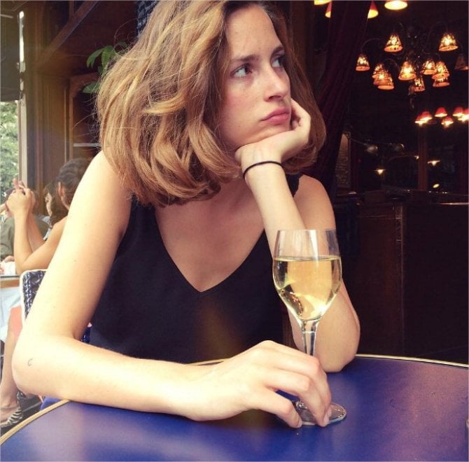 Louise conquista Instagram: ma la bella vita nasconde una triste ...