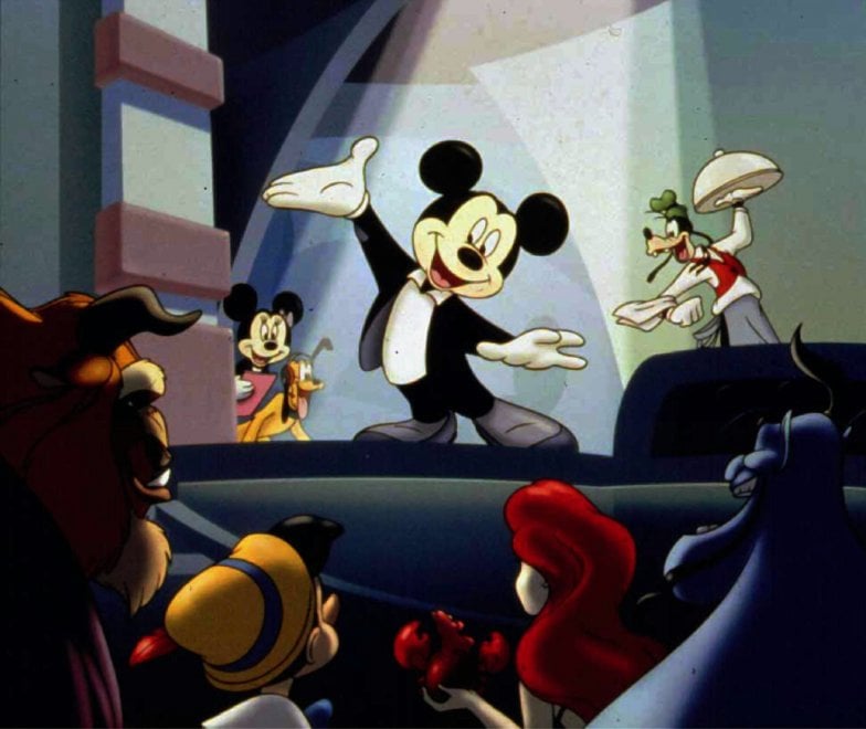 Mickey Mouse, 88 anni fa nacque il topo che si mangiò il gatto - la ...