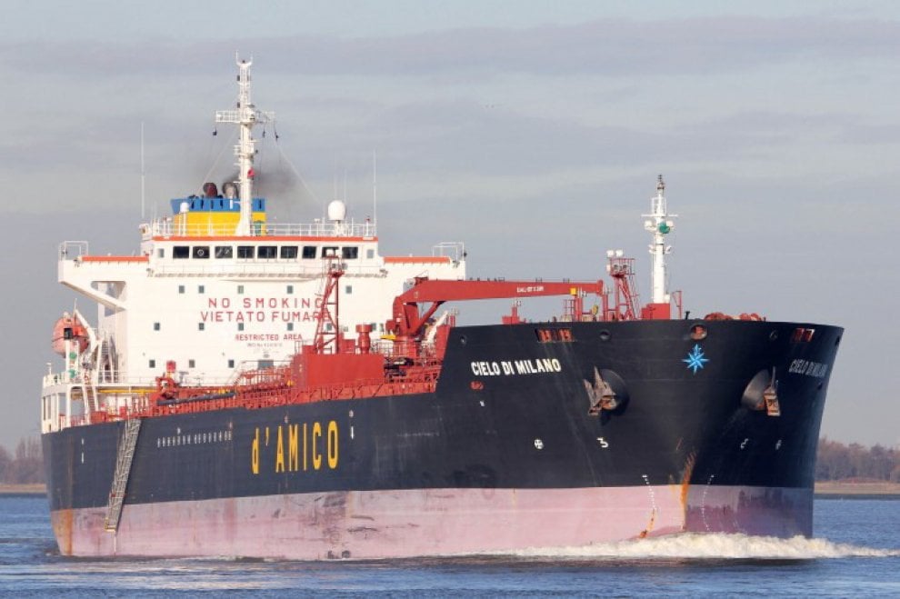 New Jersey, la nave cisterna italiana Cielo di Milano che ha scaricato ...