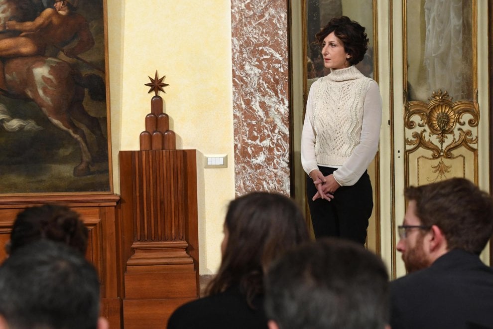 Referendum, l'abbraccio di Renzi ad Agnese dopo l'annuncio delle ...