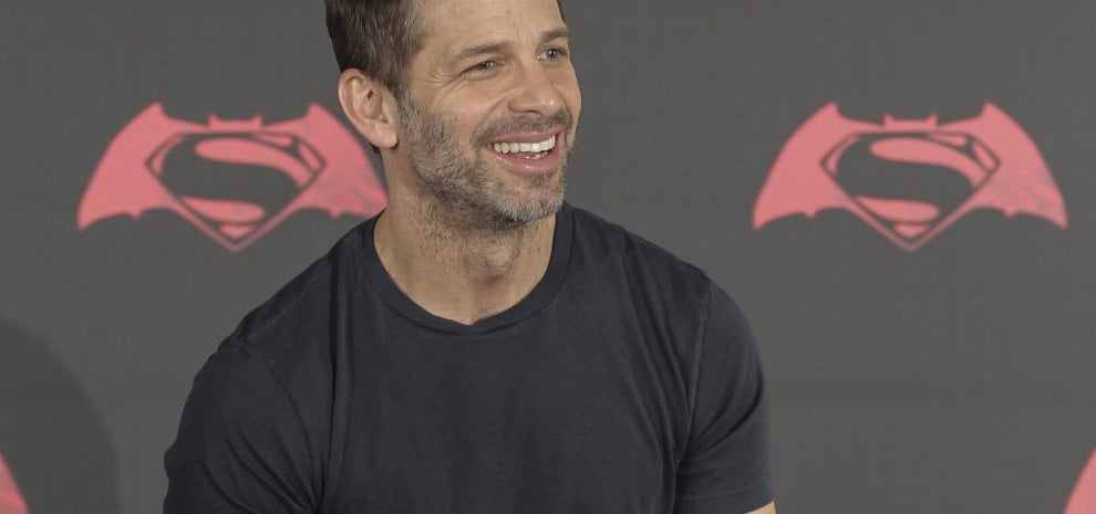 Batman, Superman e Wonder Woman non solo soli. Snyder: "Ora si cambia ...