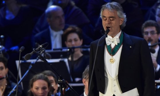 Andrea Bocelli: operazione solidarietà al colosseo - la Repubblica