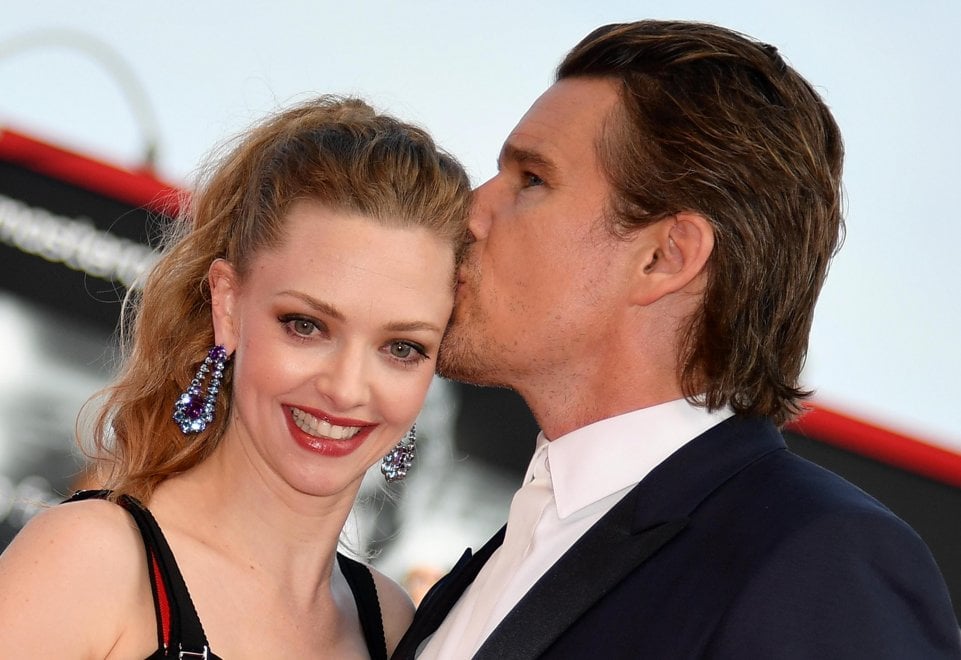 Ethan Hawke e Amanda Seyfried, un thriller sul red carpet, la coppia è ...