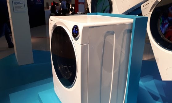 Ifa 2017, la lavatrice è intelligente: Candy Bianca parla in italiano ...