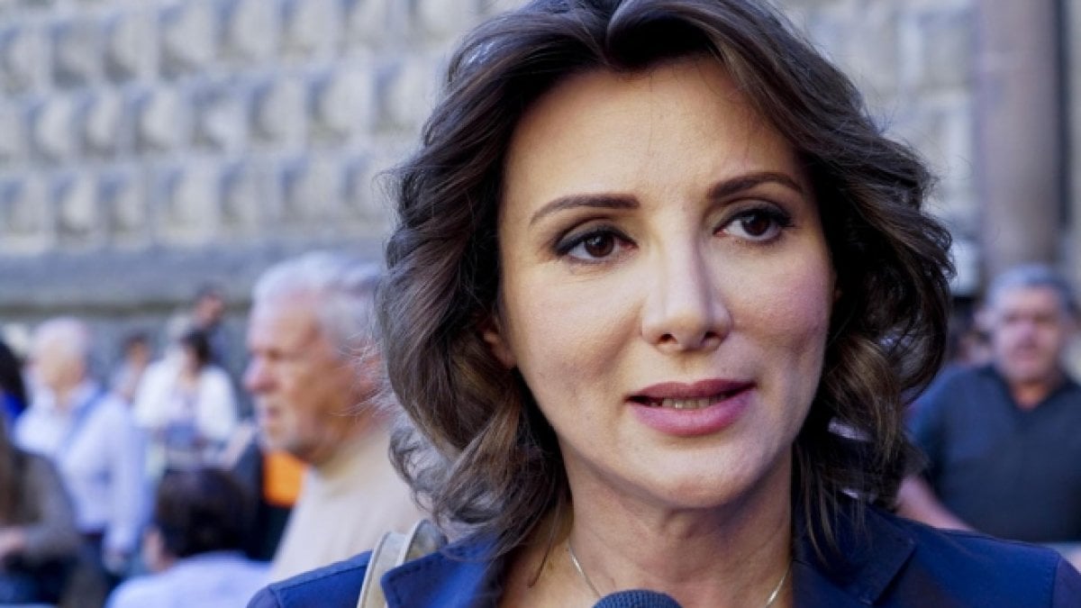 Anna Falcone: "Sciogliamo il gruppo del Brancaccio. Con questi partiti ...