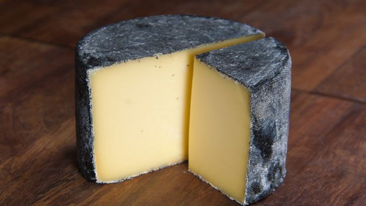 Il formaggio migliore del mondo è inglese. E batte un blu di bufala ...