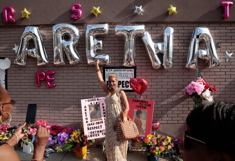 Aretha Franklin, la camera ardente al museo di storia afroamericana a ...