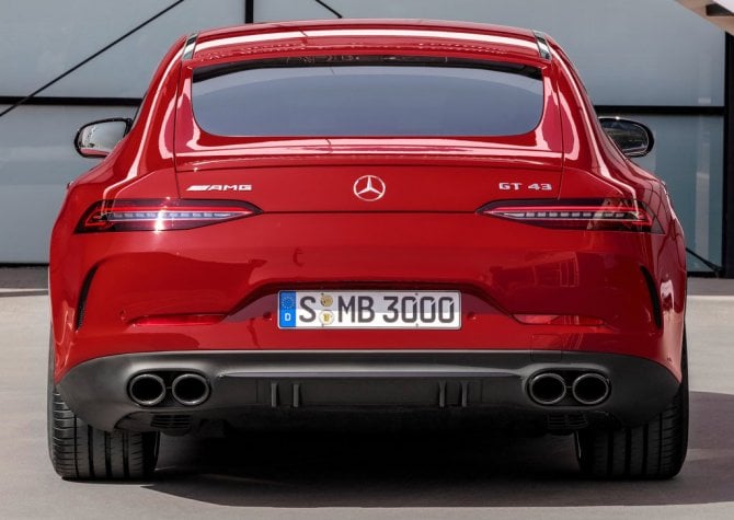 Mercedes-Benz AMG GT43 - la Repubblica