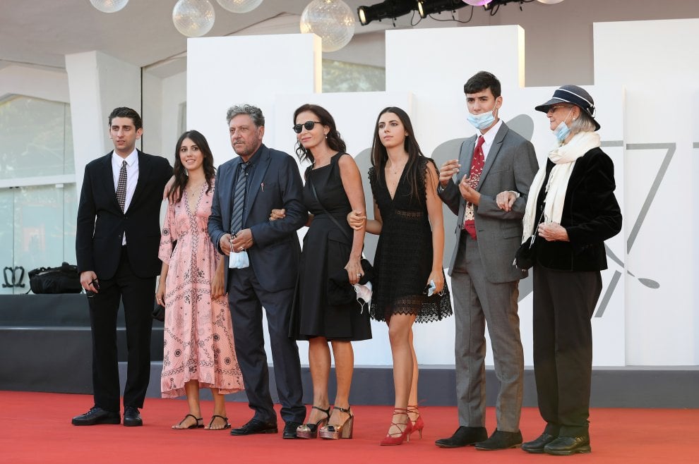 Venezia 77, Pietro Castellitto, un film da solo ma al Lido con mamma e ...