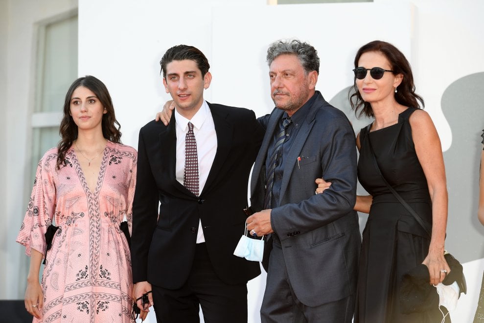 Venezia 77, Pietro Castellitto, un film da solo ma al Lido con mamma e ...